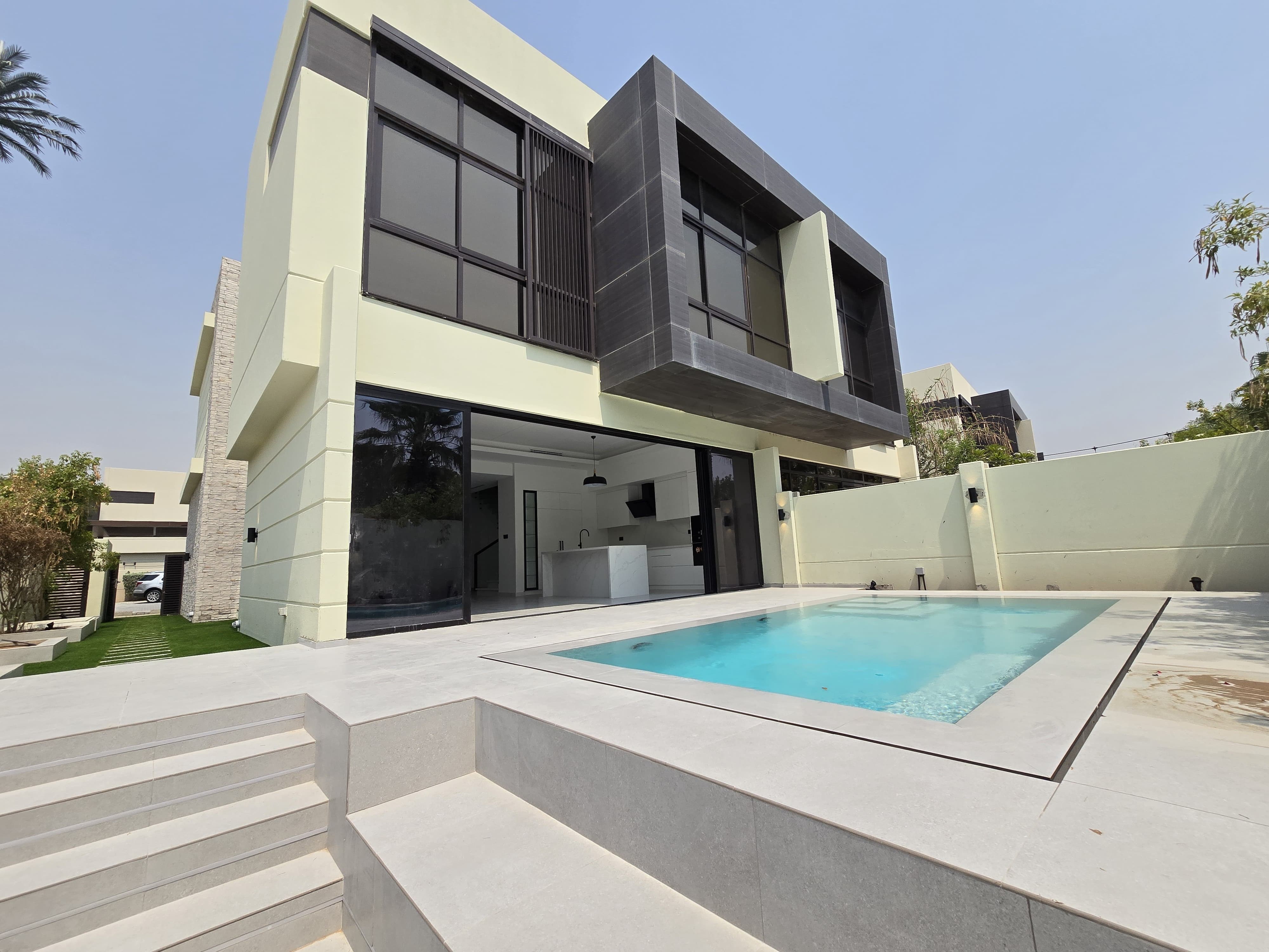 House for sale 3 Bedrooms 2713 sq ft DAMAC Hills Rochester - € 1,374,684