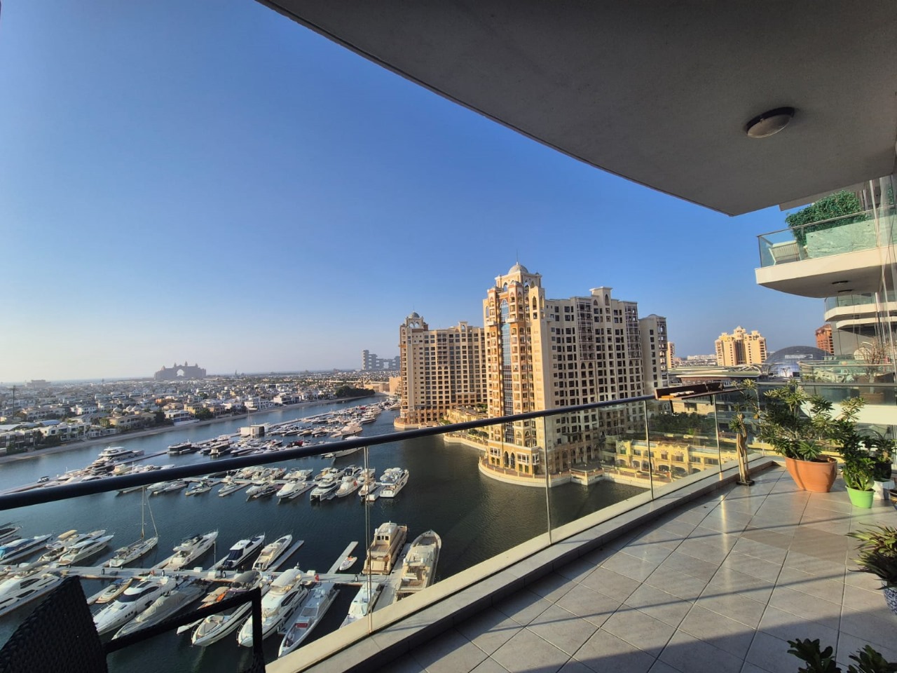 Apartment to rent 3 Bedrooms 2271 sq ft Palm Jumeirah Oceana - € 108,557